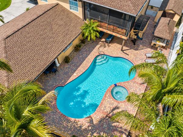 Luxury Mansion W Heated Pool And Spa - Tampa, FL