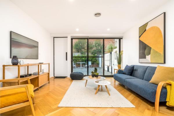 Brad37 2-storey Lumiere Townhouse With Private Courtyard - Canberra