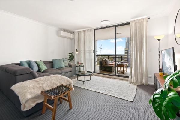 Spacious 2-bed Apartment Near Parramatta Cbd - Parramatta