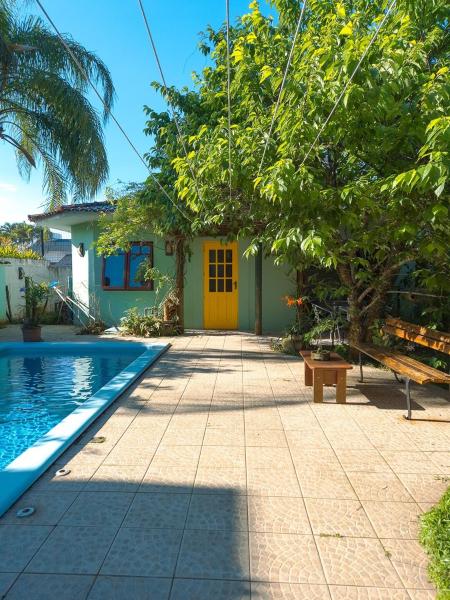 Casa De Hóspedes Em Jurerê Internacional Com Piscina E Jardim Compartilhados Aprox 8 Min Da Praia - Florianópolis