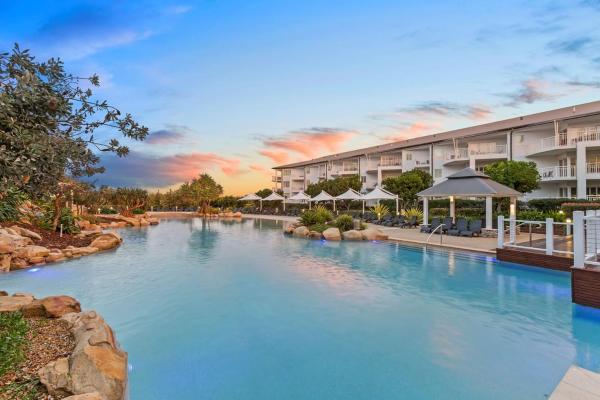 The Pool Resort | Pool View Getaway - Tweed Heads