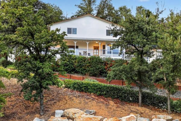 Hillcreek Villa A Design Forward Stay - Shasta Lake, CA