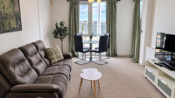 Spacious 1-bed Sleeps 2 Central Mk Walk To Station - Milton Keynes