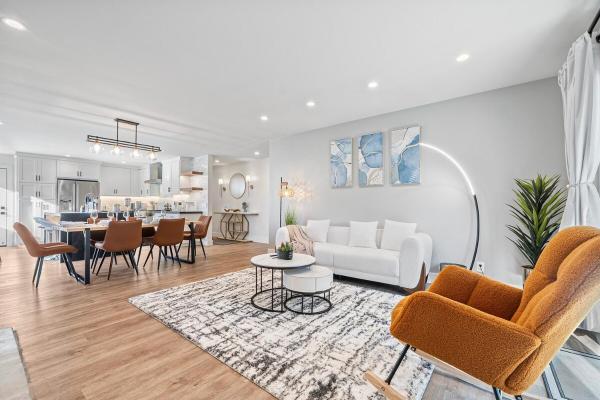 3335 San Mateo Happy Haven Home W Patio Projector - San Mateo, CA