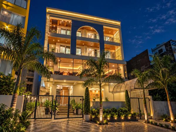 Saltstayz Premier Noida Sector 135 Expressway - Faridabad