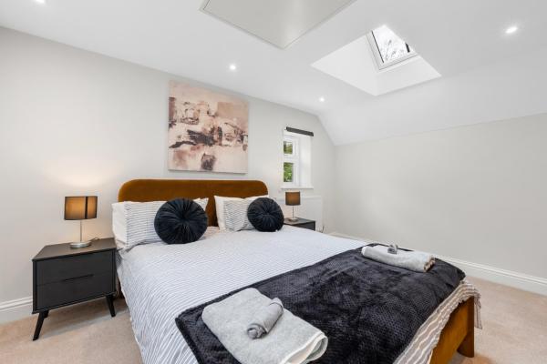 Modern & Historic Mill Flat With Garden View - Godalming