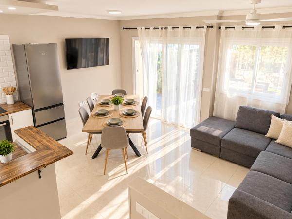 Los Corales - 5 Bedroom Townhouse - Los Cristianos