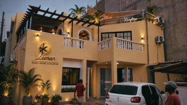 Lb Lunar Guest House - Luanda