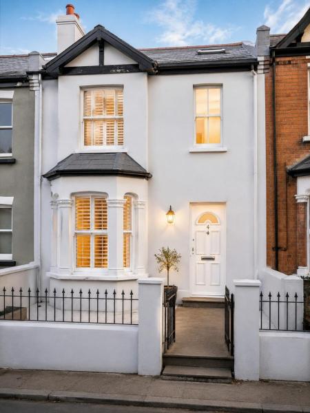 Spacious 6br Liverpool Home Sleeps 11 - Birkenhead