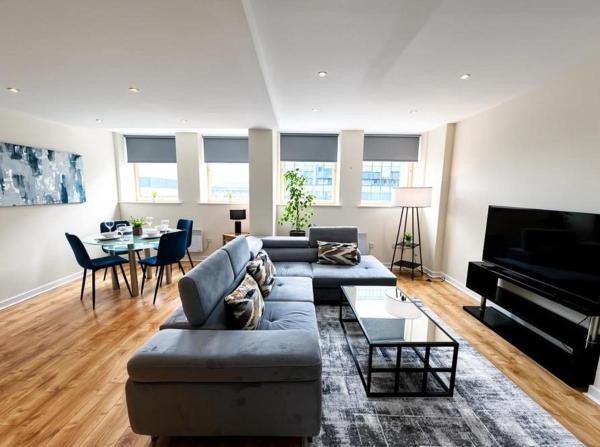 Premium Glasgow City Centre Apartment - Glasgow Queen Street Station