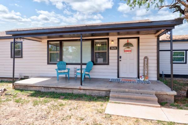 Grape Street Abode - Carousel, Abilene