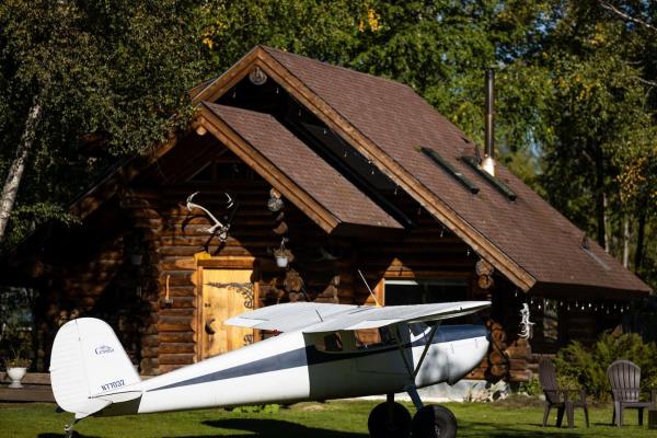 The Airstrip - Runway Cabin - Alaska