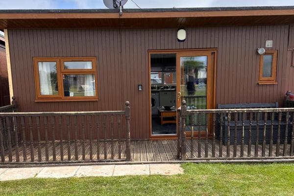 Cabin Sleeps 2 With Heating - Sutton on Sea
