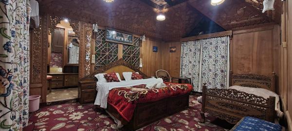 Heritage Amina Group Of Houseboats - Srinagar