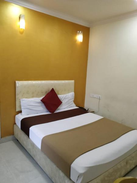 Couple Friendly Rooms & Villas Near Omr - Chennai