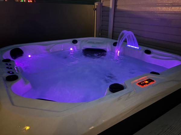 Sunnymede C1 Luxury Pet Friendly Hot Tub Breaks - Anderby Creek