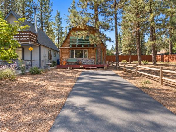 Bear Trap Cabin - Nice Cabin In A Quiet Area With Hot Tub! - Big Bear, CA