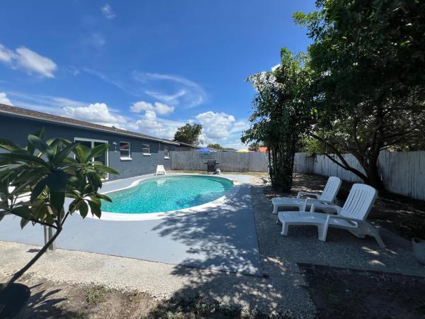 2 King Beds, Private Pool & Grill Near Beach & Springs - Odessa, FL