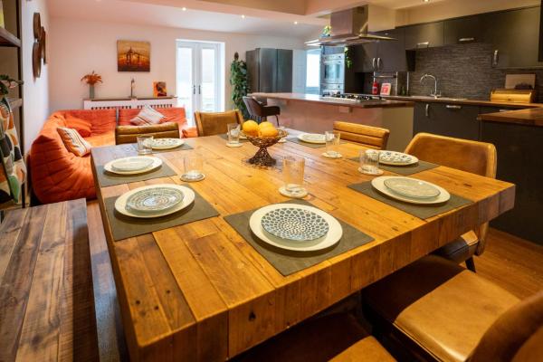 Stunning 5 Bed 3 Bathroom In Headingley - Leeds