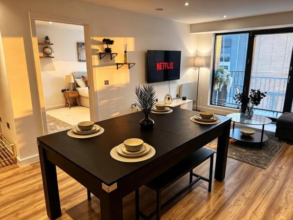 Modern Apt Near Elizabeth Line & Heathrow - Windsor