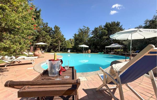 Lovely Home In Tarquinia - Italy