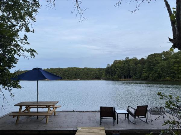 Lake House Retreat With Lakeside Hot Tub - Mayo Lake, NC