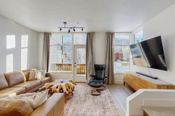 Newly Built Creek-side Townhome Near Girdwood Merc - Anchorage, AK