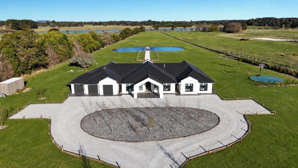 The Riverside House Country Estate - Bowral