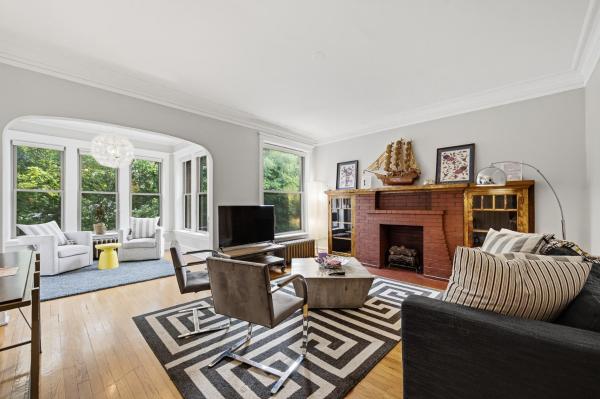 Comfortable Vintage North Side Retreat For 8 - Chicago, IL
