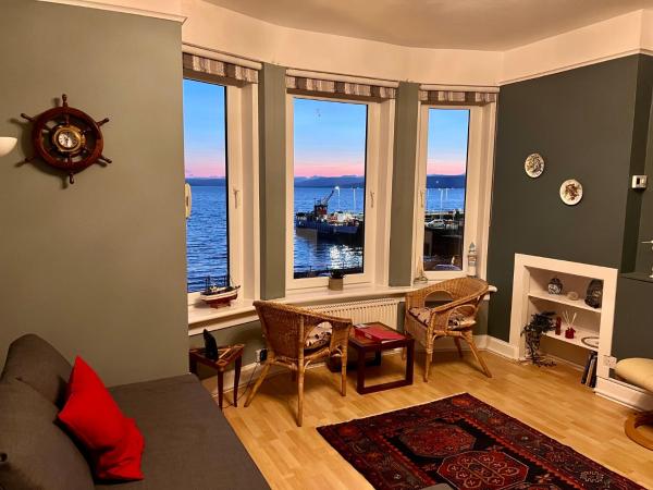 Anchorage, A Lovely 2nd Floor One Bedroom Apartment With Fabulous Seaviews - Millport