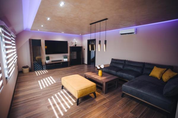 Zsizell Lux App 2 - Zenta