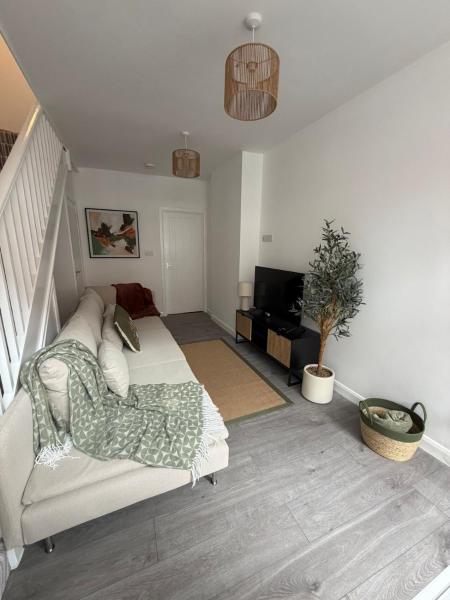 Stylish 2-bed Home In Salisbury - Salisbury