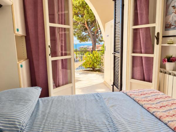 Casa La Perla - Alloggio Con Terrazza Panoramica, Piscina E Free Parking - Alassio