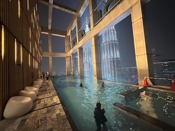 Residence The Tropicana Skypool - Sentul