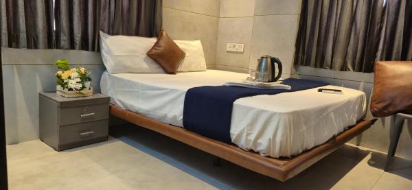 Forever Hotel - Maharashtra