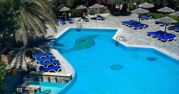 Harbour Apartment, Pool And Gym - Pafos