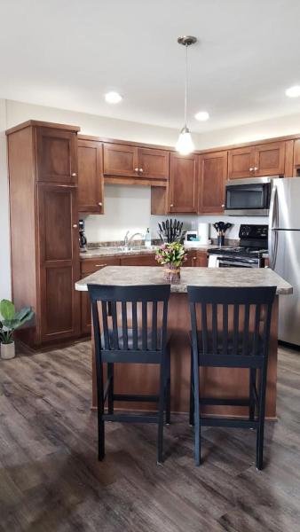 Quiet Renovated Apartment. - Clear Lake, MN