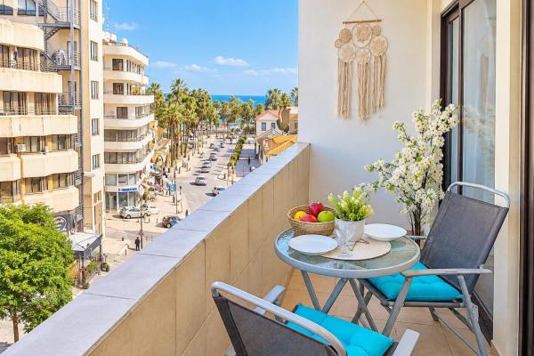 Finikoudes Fabulous Apartment - Cipro
