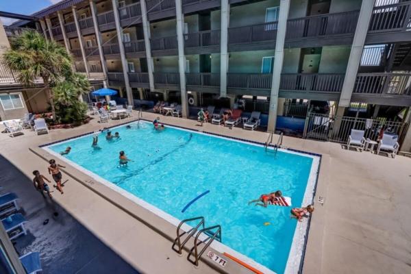 Ocean View 2br • Pool • Walk To Beach - Fernandina Beach, FL