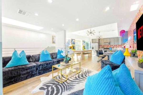 Q - 3700sqft 7br5ba By Downtown Los Angeles Sleeping 24 With Outdoor Patio, Games, And Free Parking - Whittier, CA