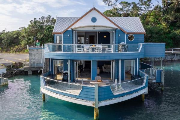 Bay Of Islands 2 Bedrooms On The Water-the Landing - Russell