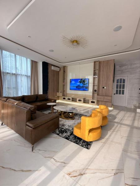 Luxury 4br In Lekki Phase With Rooftop & Gym - Lagos, Nigeria
