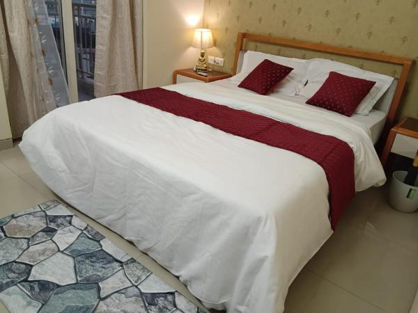 The Dalan Homes- Cozy Studio Near Vaishali Metro & Max Hospital - Ghaziabad