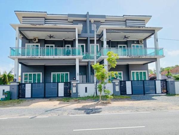 Softy Homestay Taman Murni Perdana Paka Double Storey Semi D Unit A - Paka