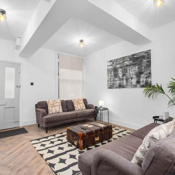 Stylish 3- Bed House - Near Wolverhampton City Centre - Tvs In Bedrooms - Netflix 1co - Wolverhampton
