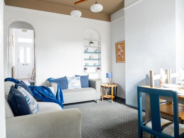 3-bed House, Sleeps 8, Mins To M6 & City Centre - 케닐워스