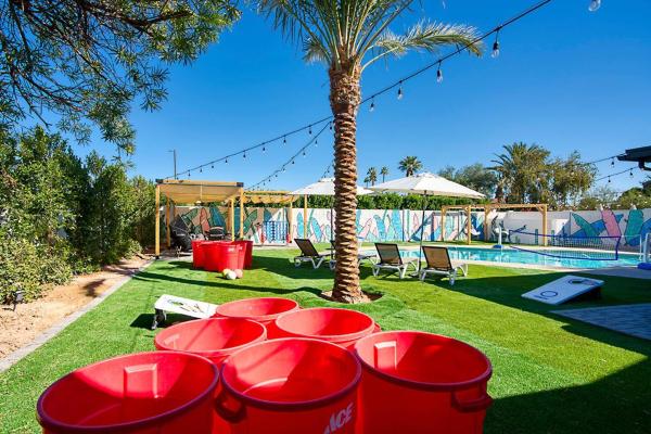 Entertainer’s Retreat Pool, Hot Tub & Mini Golf! - Mesa, AZ