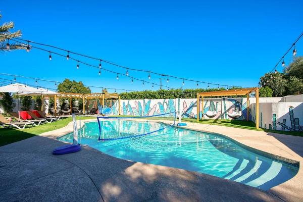 Two Homes Side By Side 2 Pools, 2 Hot Tubs, Lake - Mesa, AZ