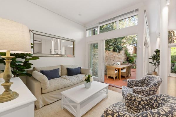 Waterfall Garden 3-bed Home Mcmahons Point - Gordon