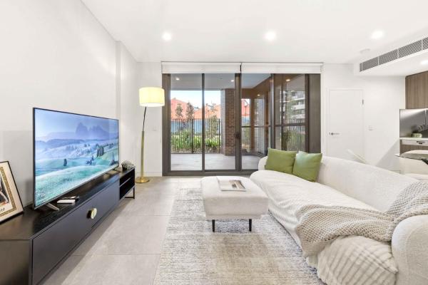 Modern Homebush Retreat 1br Plus Study For 3 - Burwood